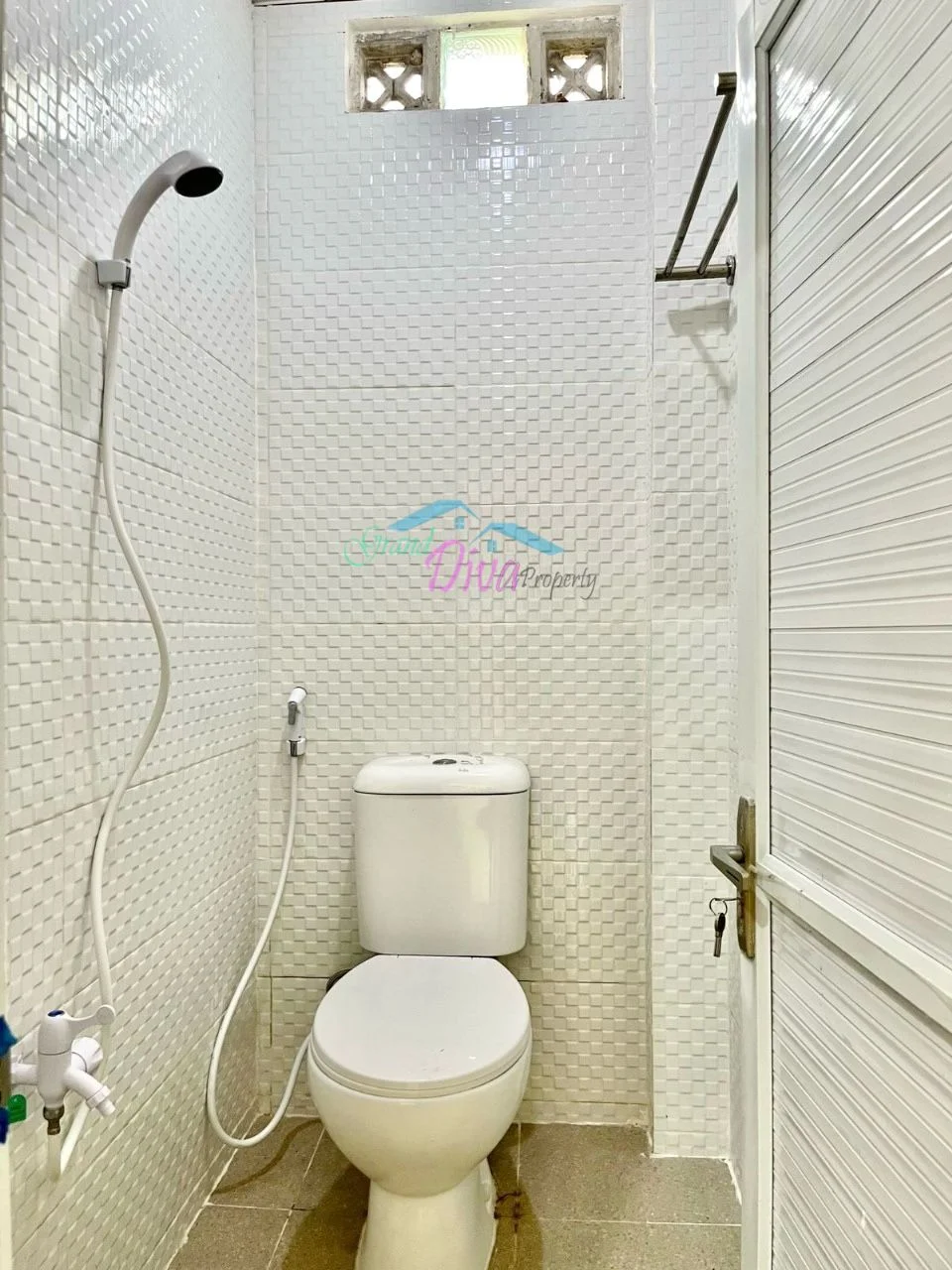 DIJUAL CEPAT RUMAH KOST + 3 KIOS DI BEJI DEPOK | RumahQu